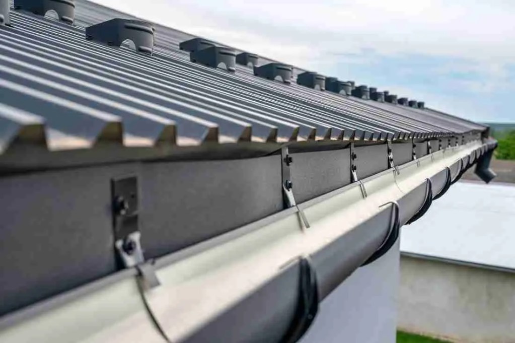 Why Are External Gutters Better Than Internal Gutters?